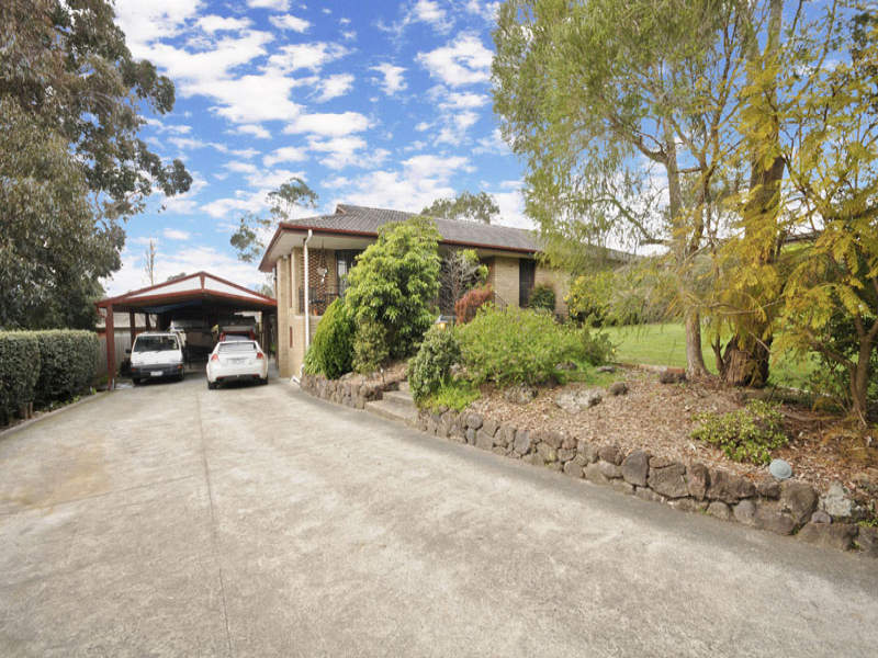 7 Cambridge Rd, Mooroolbark, Vic 3138 - Property Details