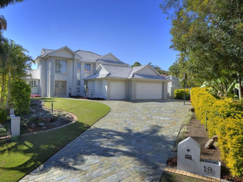 19 Troon Place, Carindale, QLD 4152 - realestate.com.au