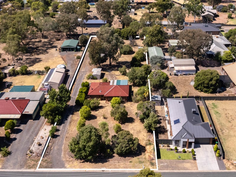 11 Tecoma Court, Huntly, Vic 3551 - Property Details