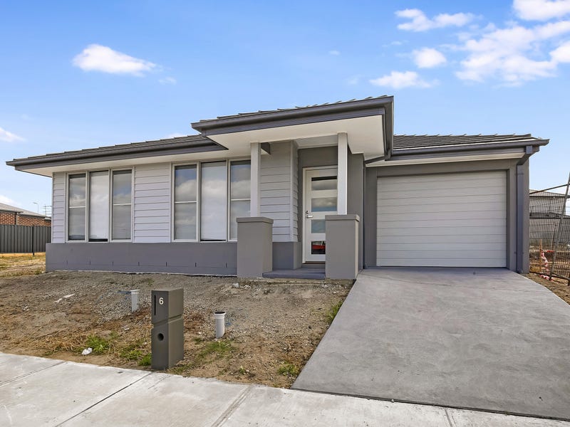6 Oasis Place, Clyde North, VIC 3978 - realestate.com.au