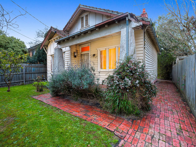 67 Holywood Grove, Carnegie, Vic 3163 - Property Details