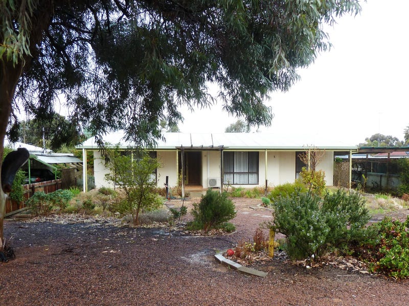 10 Adams Street, Wudinna, SA 5652 - Property Details