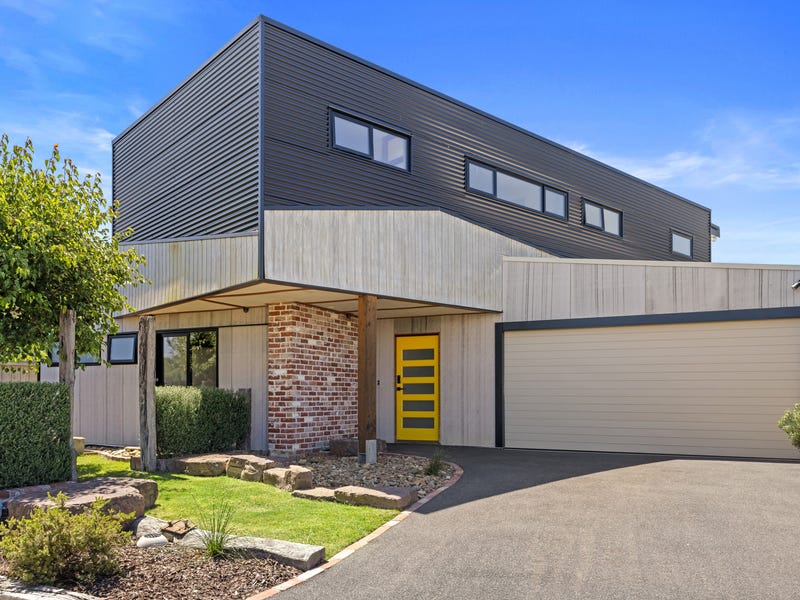 4 Barrier Avenue, Dalyston, Vic 3992 - Property Details