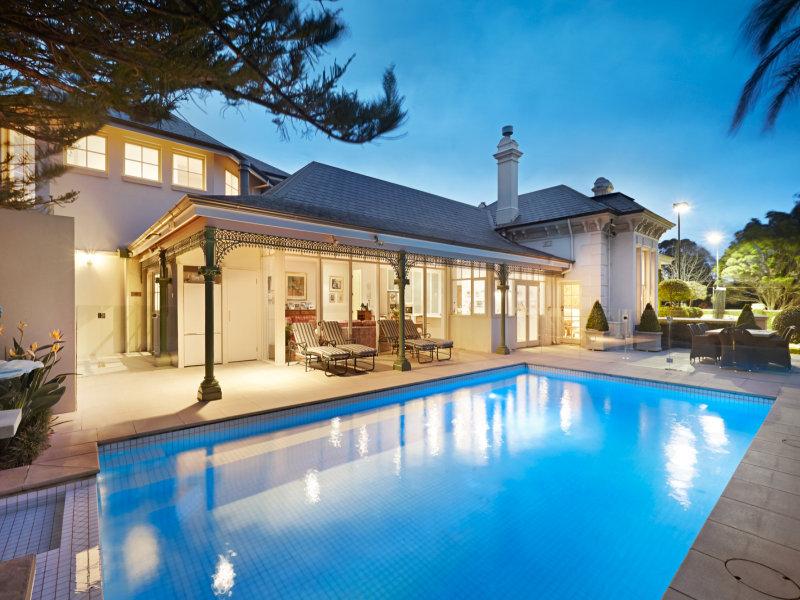 43 Middle Cres, Brighton, VIC 3186 - realestate.com.au