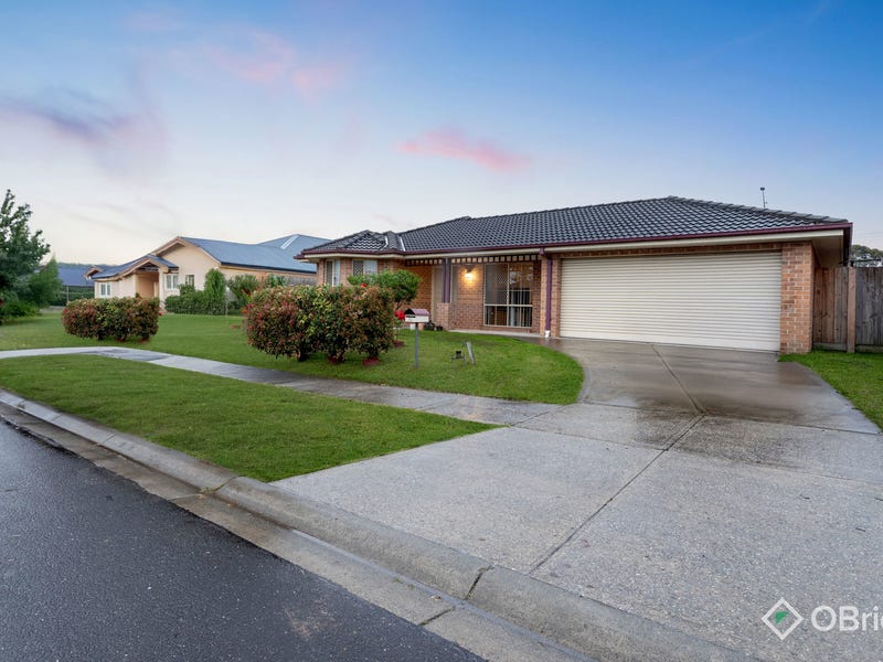 33 Chardonnay Drive, Skye, Vic 3977 - Property Details