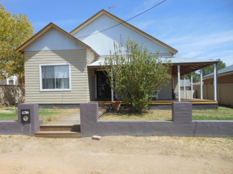 33 Murringo Street, Young, NSW 2594 - Property Details