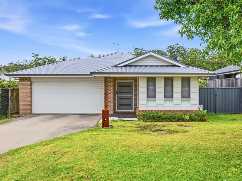 22 Octagonal Rise, Port Macquarie, NSW 2444 - House for Rent ...