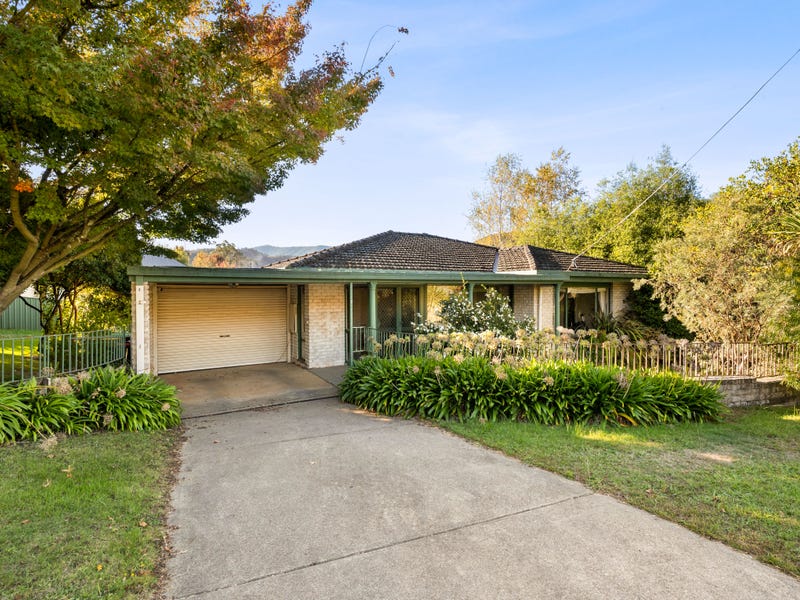 4 Hargreaves Road, Bright, Vic 3741 - Property Details