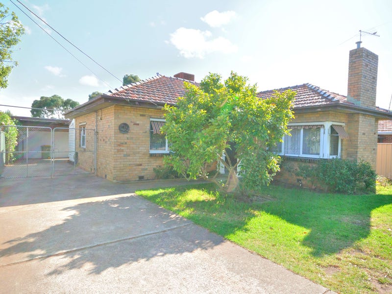 136 Raglan Street, Preston, VIC 3072 - realestate.com.au