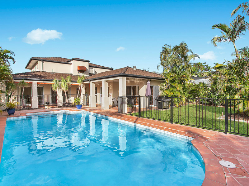 7 Cheval Court, Benowa, QLD 4217 - realestate.com.au