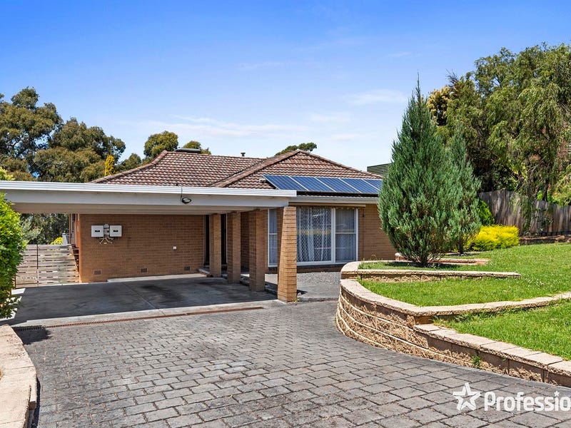 6 Autumn Grove, Mooroolbark, VIC 3138 - realestate.com.au
