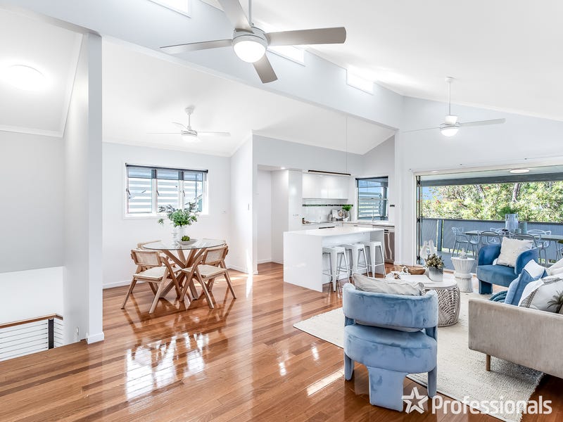 128 Rainbow Street, Sandgate, Qld 4017 - Property Details