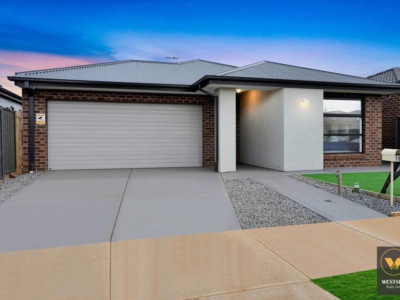 15 Bellview Drive, Rockbank, VIC 3335 - realestate.com.au