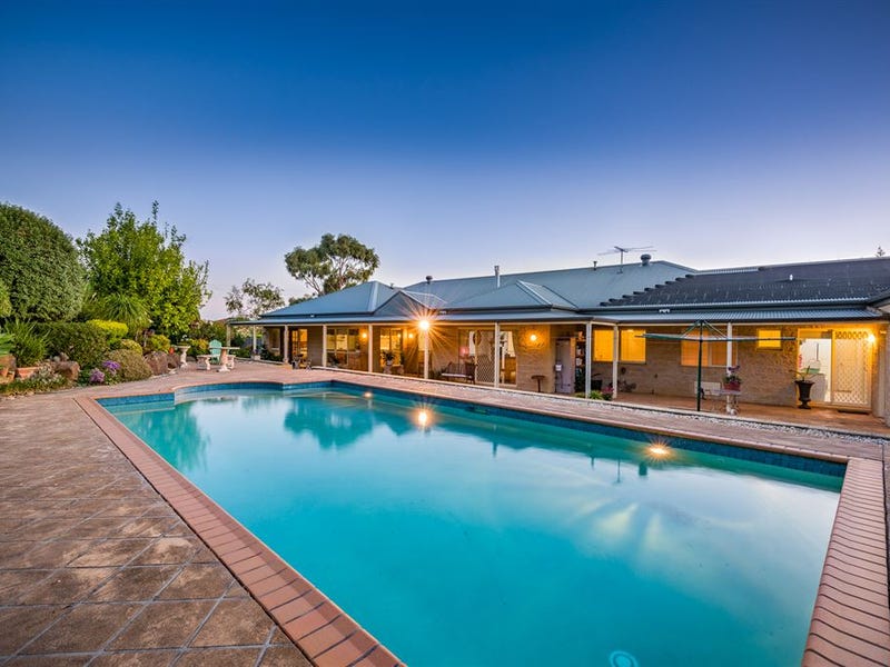 29 Rockleigh Park Road, Narre Warren North, VIC 3804 - realestate.com.au