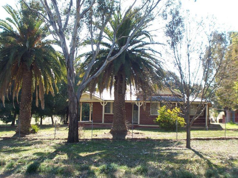 'Claron Park' Bartley Street, Cootamundra, NSW 2590 - Property Details