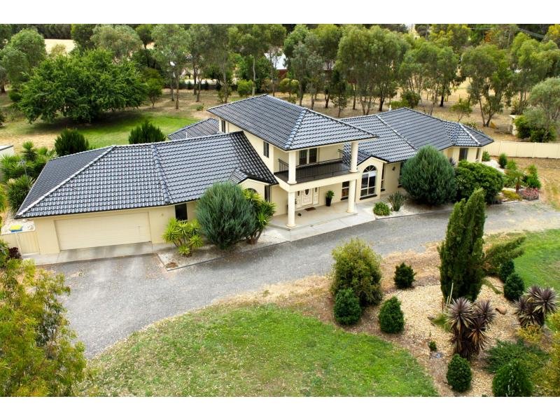 32 Catona Cres, Cobram, VIC 3644 - realestate.com.au