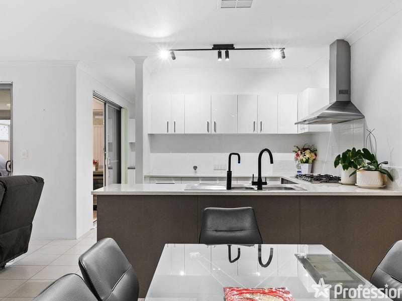 33 Gala Way, Forrestfield, WA 6058 - Property Details