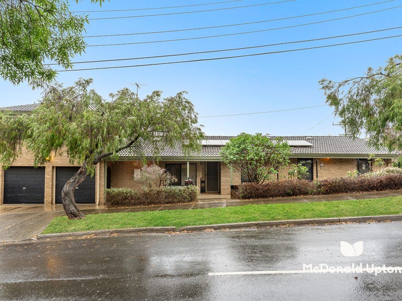 32 Boeing Road, Strathmore Heights, VIC 3041 - realestate.com.au