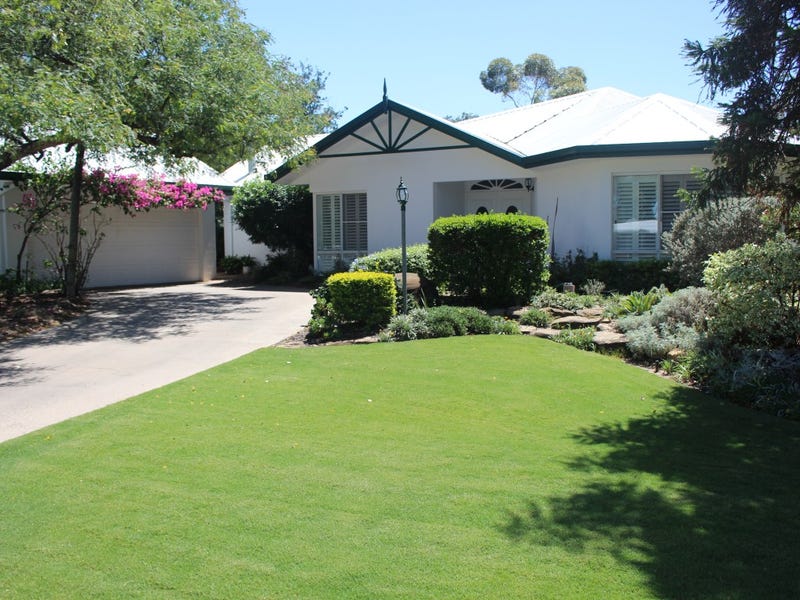 1 CARRAMAR PLACE, Roma, Qld 4455 - Property Details