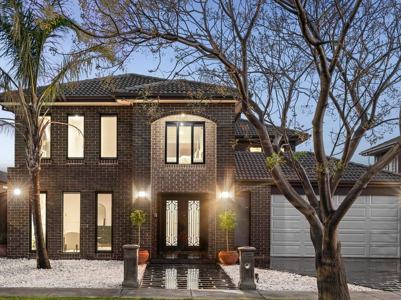 10 Bowmont Drive, Derrimut, Vic 3026 - Property Details