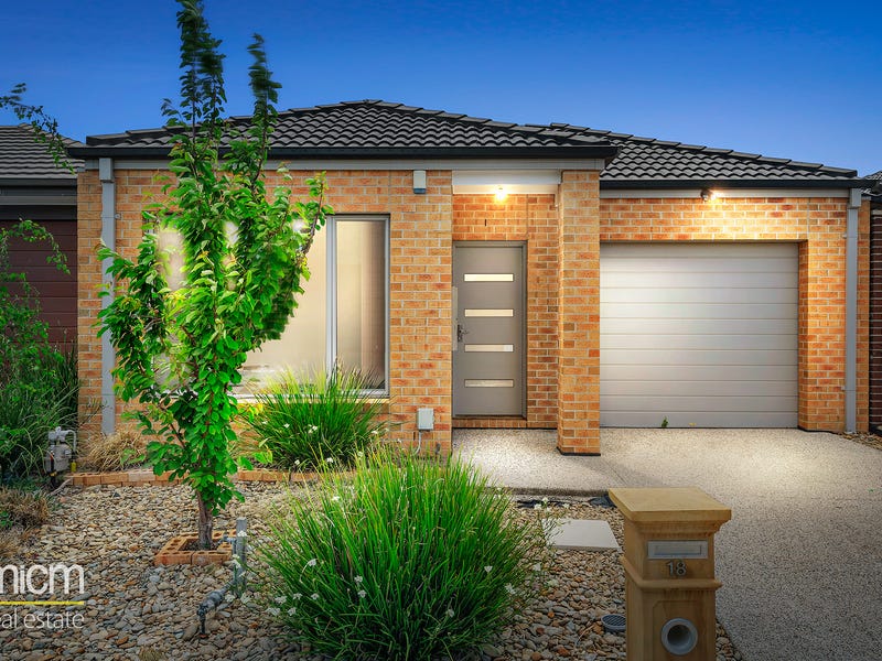 18 Treeleaf Avenue, Point Cook, VIC 3030 - realestate.com.au