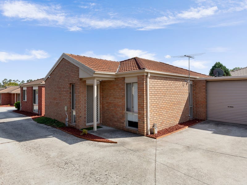 4/18 Huntingtower Crescent, Langwarrin, Vic 3910 - Property Details