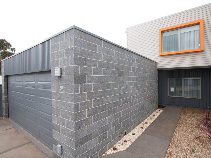 30 Napier Place, Warrnambool, Vic 3280 - Property Details