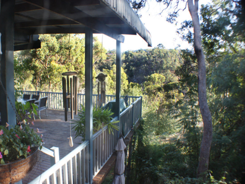 8 Thompson Rd, Roleystone, WA 6111 - Property Details