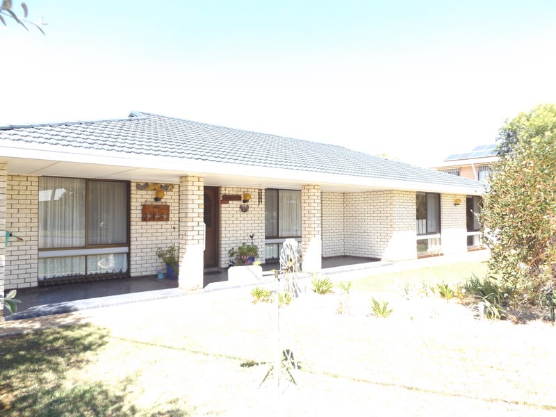 38 Armstrong Street, Boort, Vic 3537 - Property Details