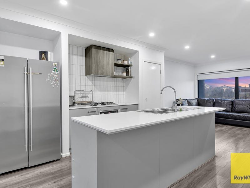 9 Ogawa Walk, Tarneit, Vic 3029 - Property Details