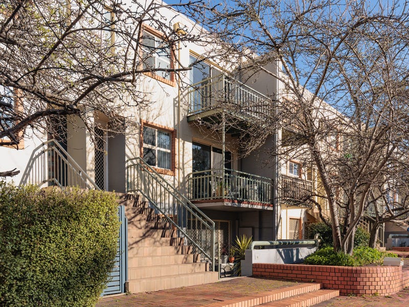 18 Bootle Place, Phillip, ACT 2606 - realestate.com.au