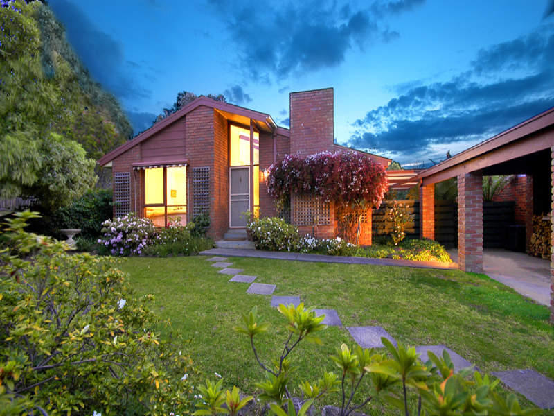 11 Hedline Place, Macleod, Vic 3085 - Property Details