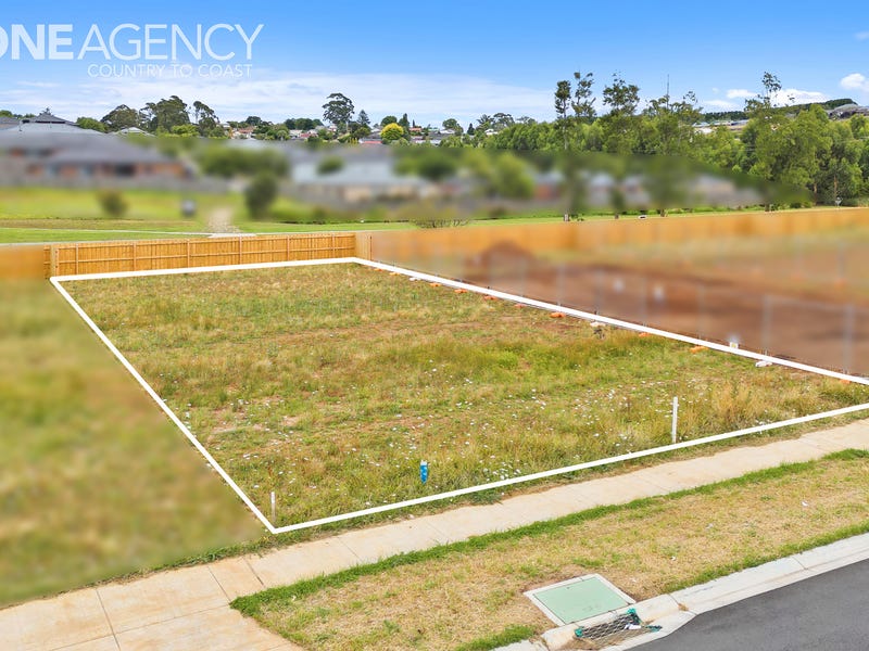 82 Harmon Drive, Drouin, VIC 3818 - realestate.com.au