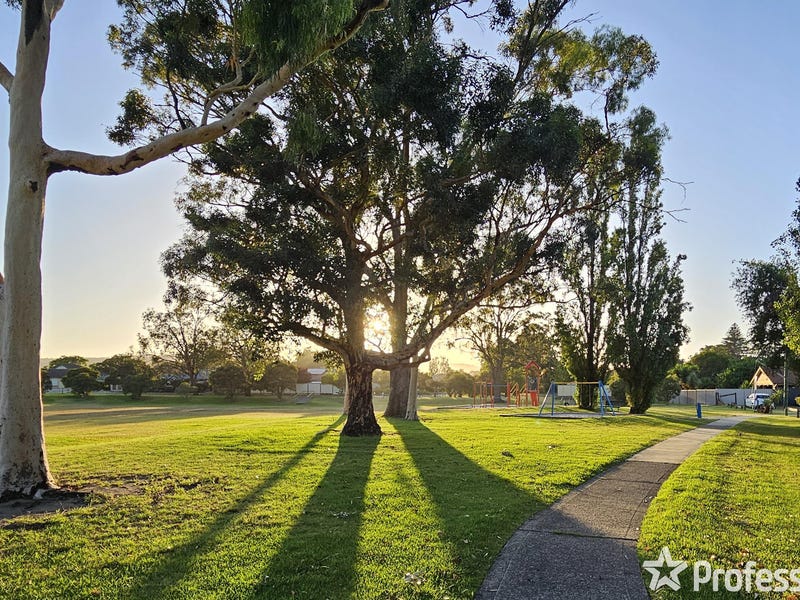 11 Sorrel Court, Forrestfield, WA 6058 - Property Details