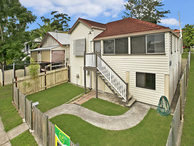 124 PINE STREET, Wynnum, Qld 4178 - Property Details