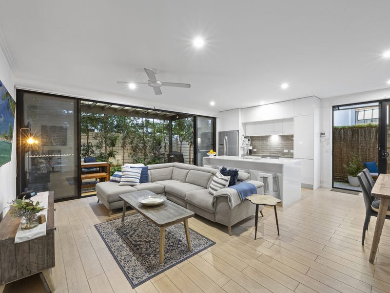 62/42 Stadium Drive, Robina, Qld 4226 - Property Details