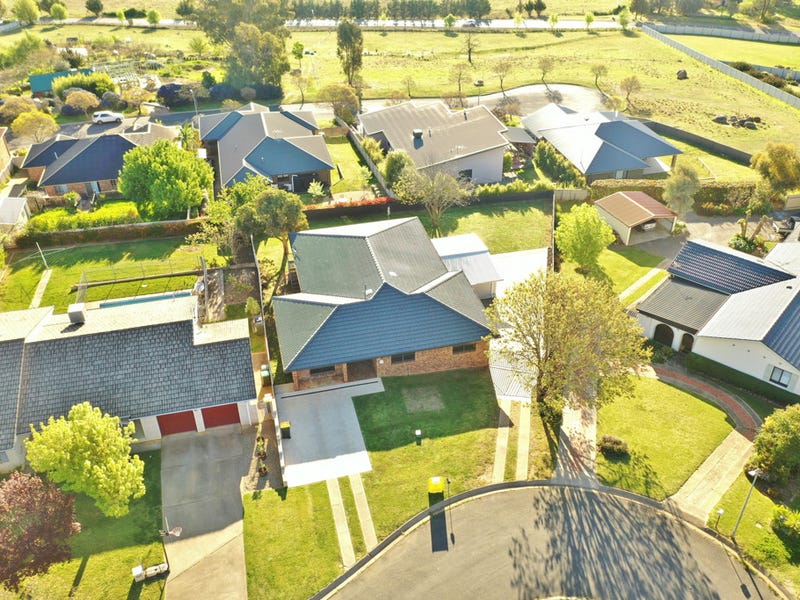 6 Normoyle Crescent, Young, NSW 2594 - Property Details