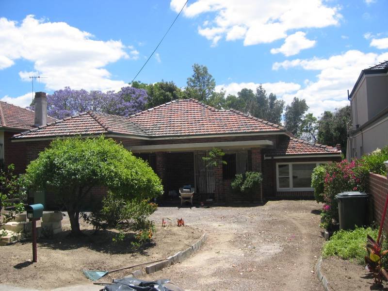 20 Holmfirth Street, Menora, WA 6050 - Property Details