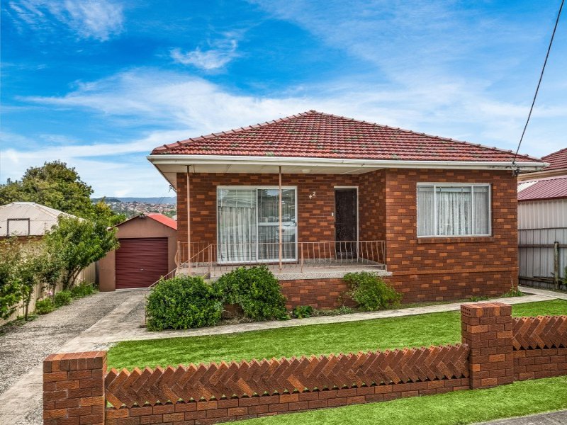 42 Illowra Crescent, Primbee, NSW 2502 - Property Details