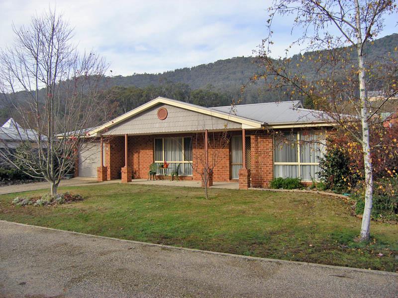 30 Gavan St, Bright, Vic 3741 - Property Details