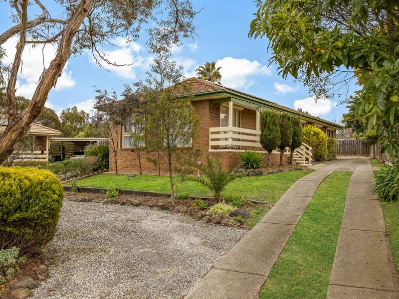 4 Bush Place, Sunbury, Vic 3429 - Property Details