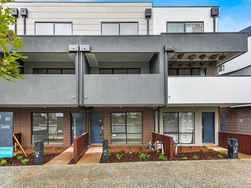 212 Henry Road, Pakenham, Vic 3810 - Property Details