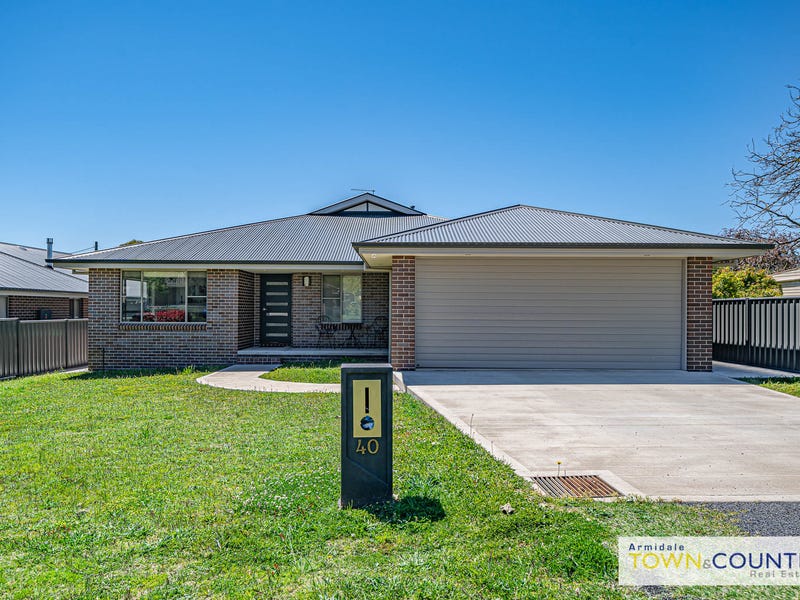 40 Plane Avenue, Uralla, NSW 2358 - Property Details