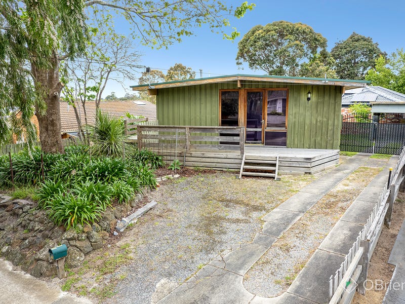 16 Gulwa Avenue, Frankston, Vic 3199 - Property Details