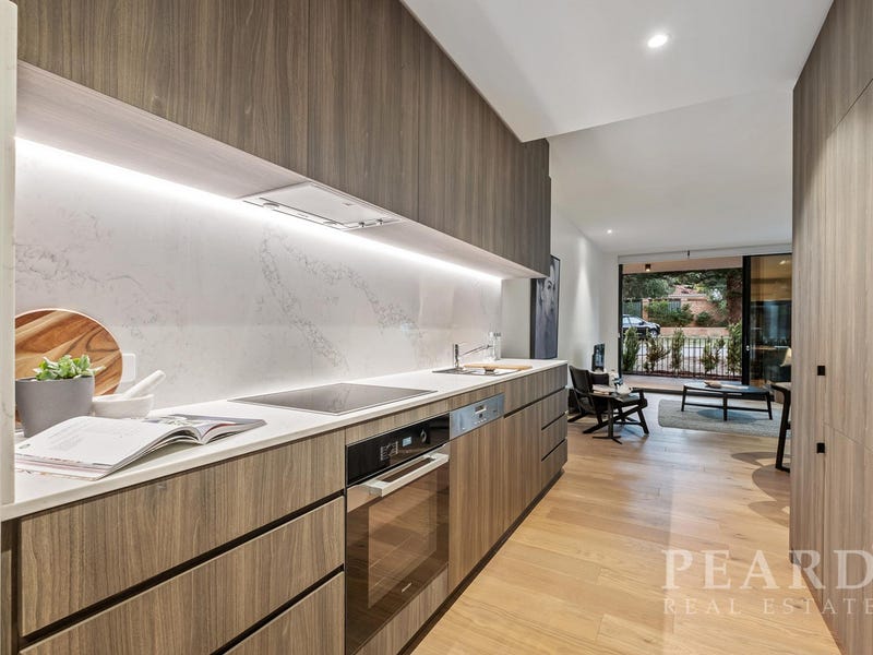 2/2 Southbourne Street, Scarborough, WA 6019 - Property Details