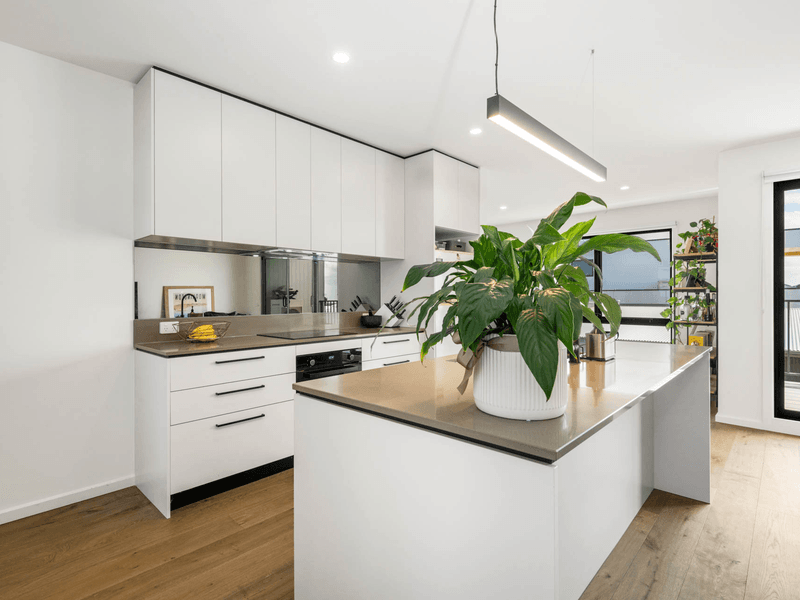 10/30 Basin Rise, Highton, Vic 3216 - Townhouse for Sale - realestate ...
