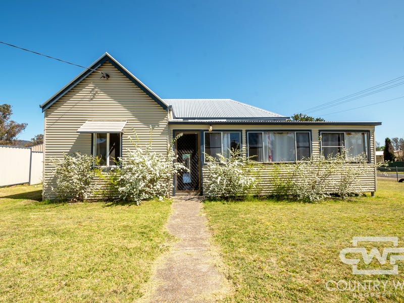 52 Logan Street, Tenterfield, NSW 2372 - Property Details