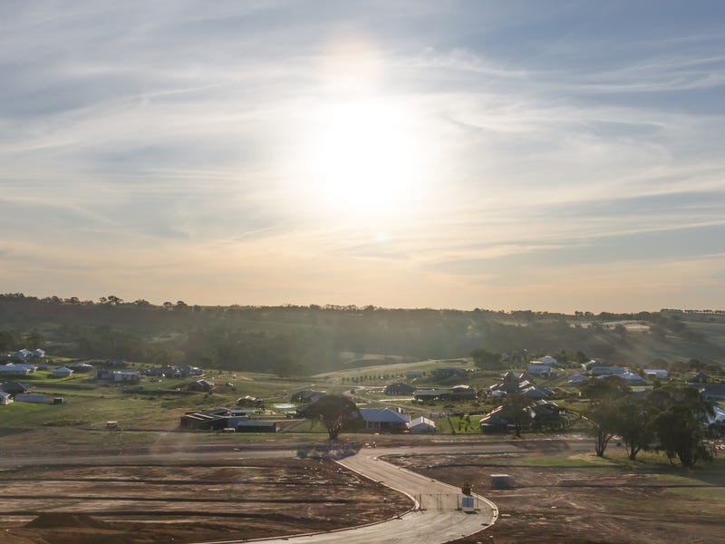 3 Connemara Drive, Orange, NSW 2800 - realestate.com.au