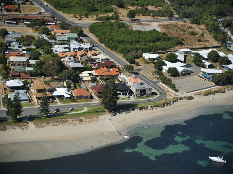 4 Hymus Street, Rockingham, WA 6168 - Property Details