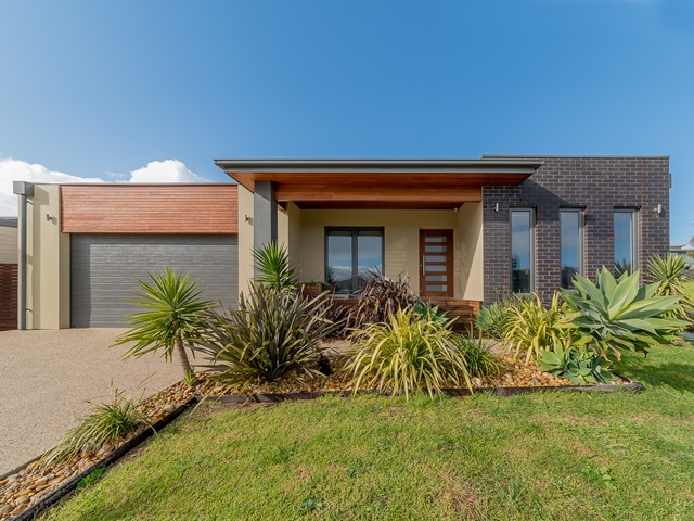 39 Seagrove Way, Cowes, Vic 3922 - Property Details